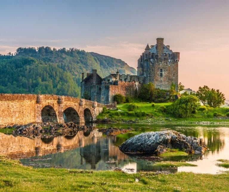 17 Best Castles in Scotland to Visit (with a map!)